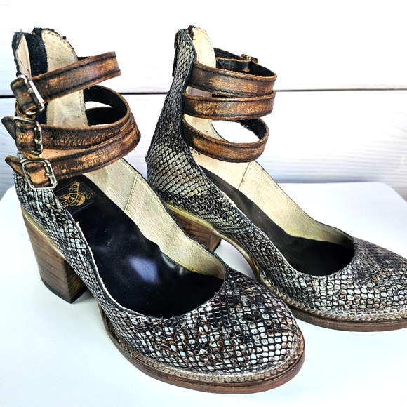 freebird | Shoes | Freebird Randi Blue Snake Multi Size 5 Bnib Leather ...